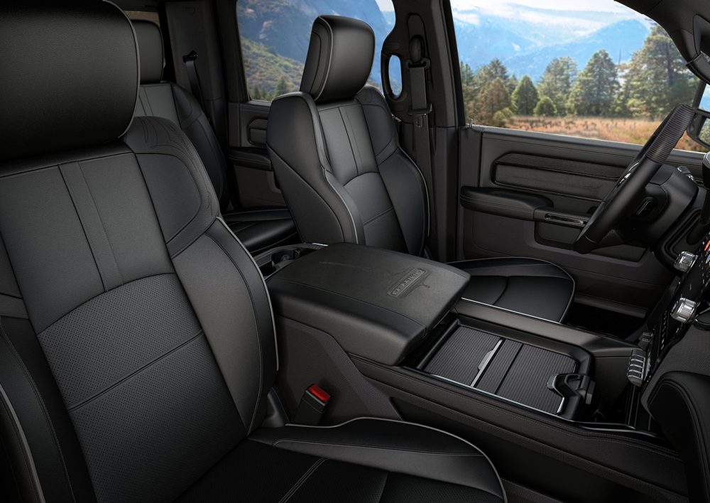 Interior de la Ram 2500 | Asientos, Compartimentos en el Suelo de Ram y Más