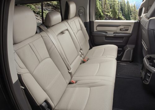 Interior de la Ram 2500 | Asientos, Compartimentos en el Suelo de Ram y Más